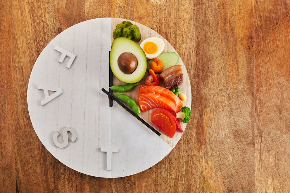 Intermittent Fasting: Snacks and Tips While Fasting | Dr. Berg