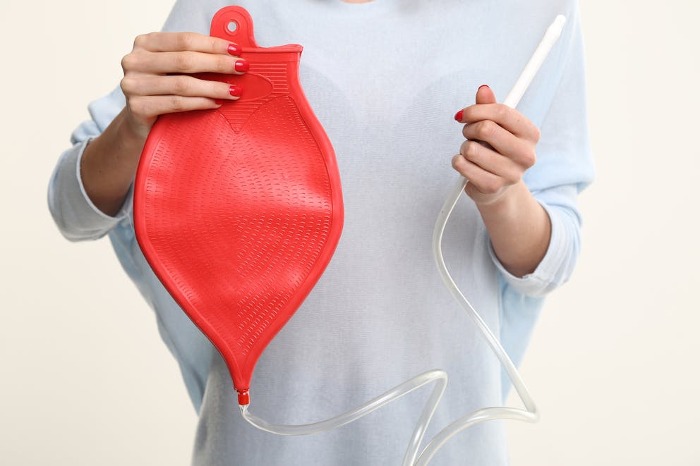 Colon Cleanse Fact or Fiction – 5 to 20 lbs of Toxic Poop?